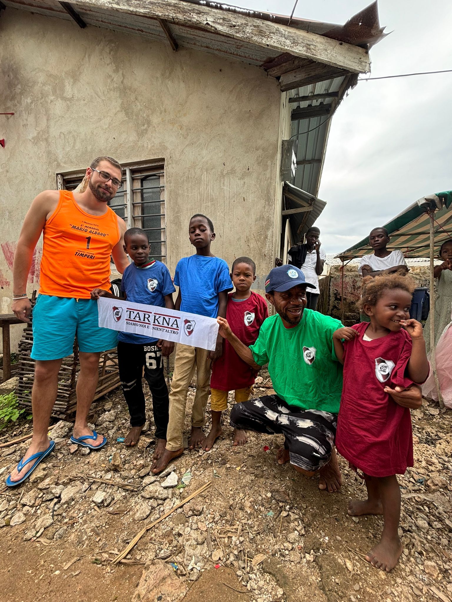 Da Tarquinia all'Africa, il gesto del Tarkna per i bambini di Diani e ...